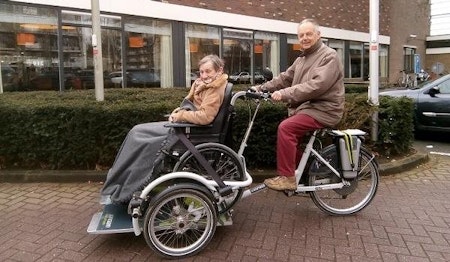 Video VeloPlus wheelchair bike, bike for wheelchair user | Van Raam