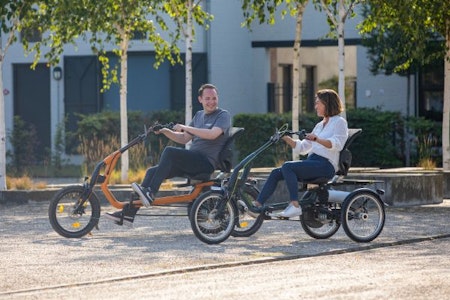 Difference Easy Rider tricycle frame sizes M and L - Video | Van Raam